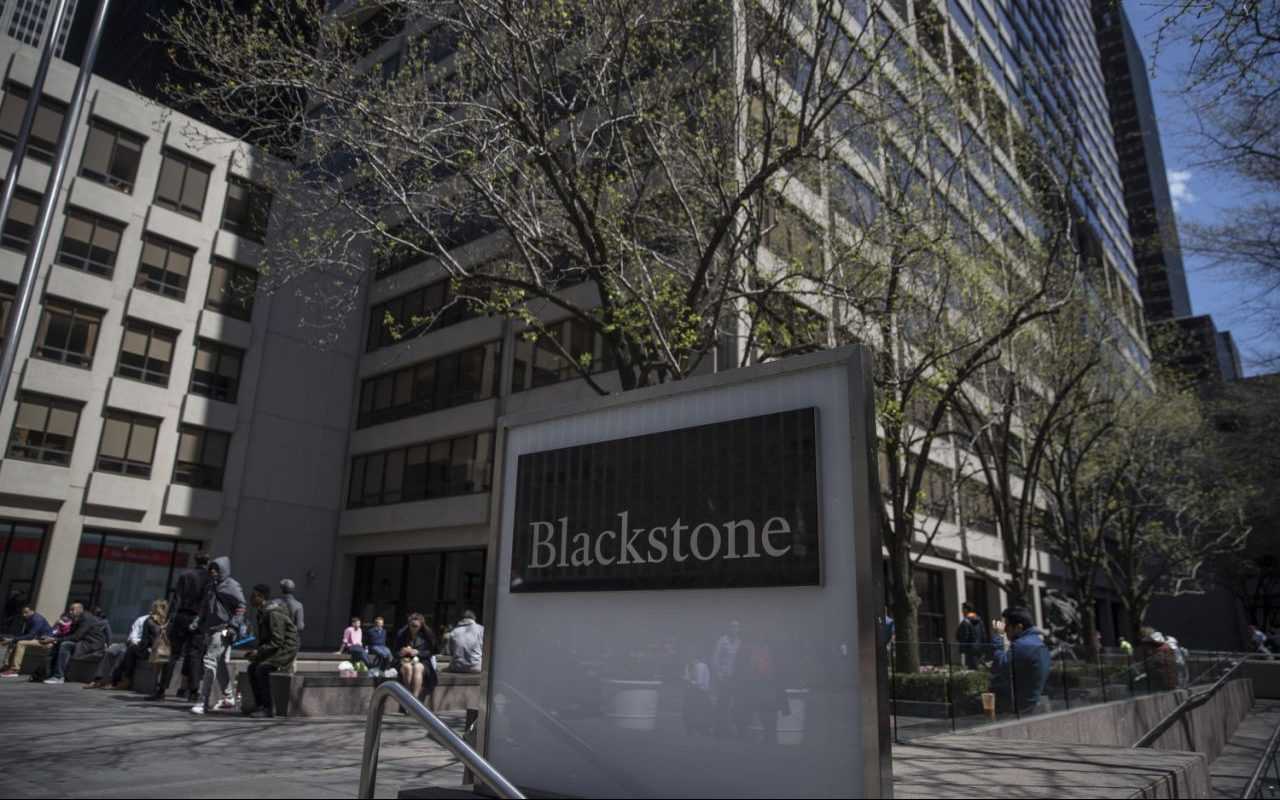 Blackstone holds firm on $80bn data centre investment - Green Street News