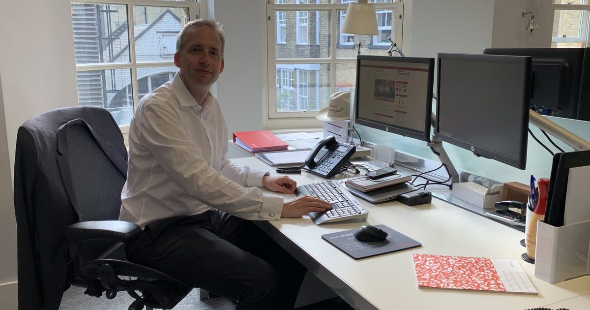 What’s on the desk of Hines’ Ross Blair? - Green Street News