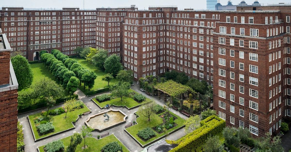 AXA makes PRS debut with Dolphin Square splash - Green Street News