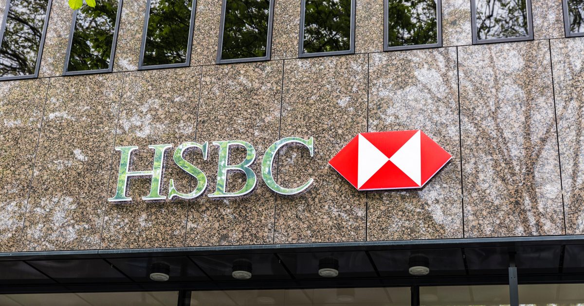 HSBC orders UK staff back to desks - Green Street News