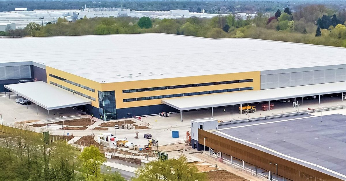 WP Carey buys £141m JLR warehouse - Green Street News