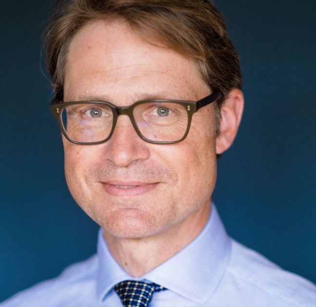 Robert Godfrey rejoins Savills in new investment advisory role - Green ...