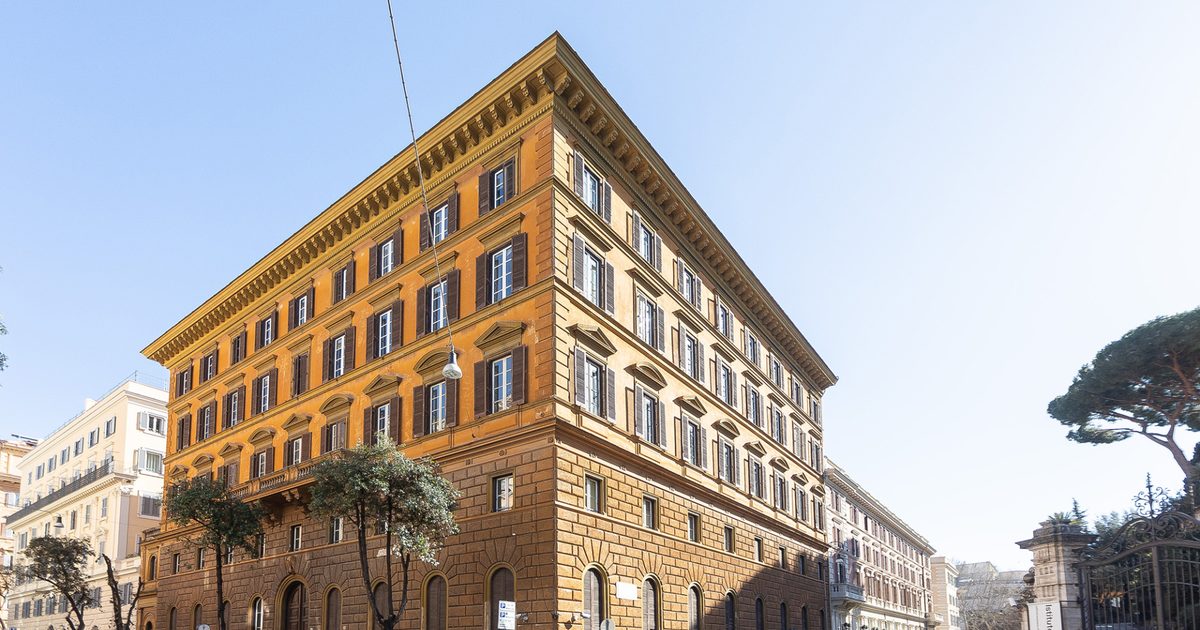 Rome office ripe for hotel conversion launched for sale - Green Street News