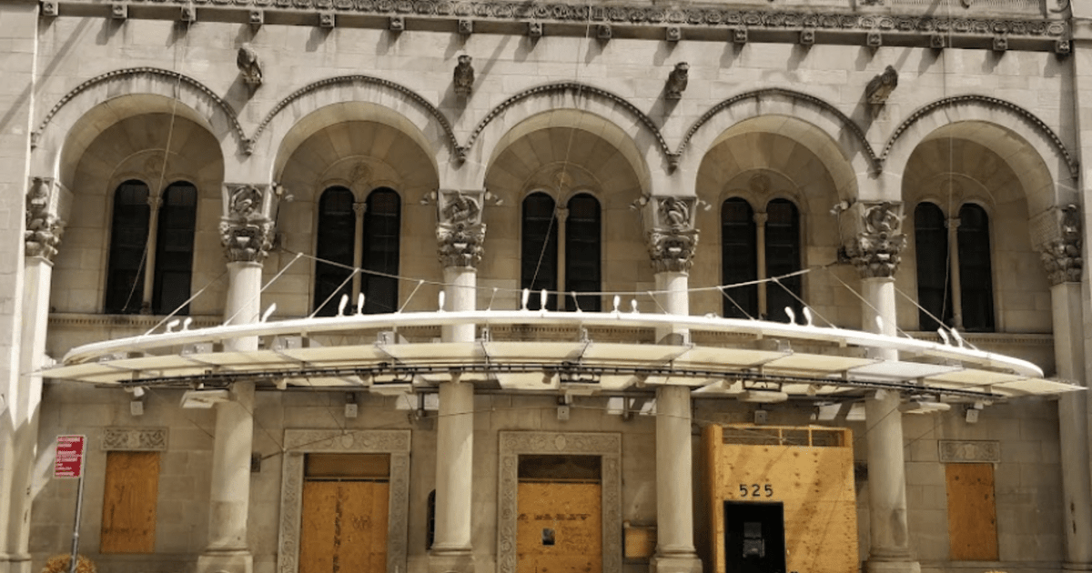 Deka offloads $145m New York Marriott hotel - Green Street News