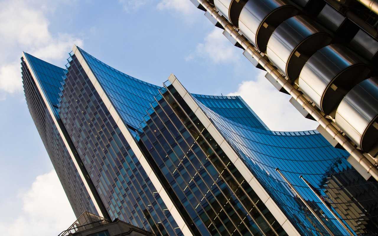 Willis Building owner files lawsuit over Axa's 50 Fenchurch Street ...