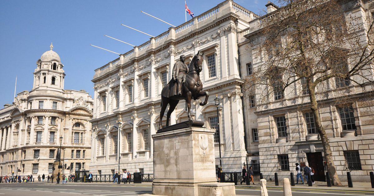 Government to cut civil service hubs by 25% - Green Street News