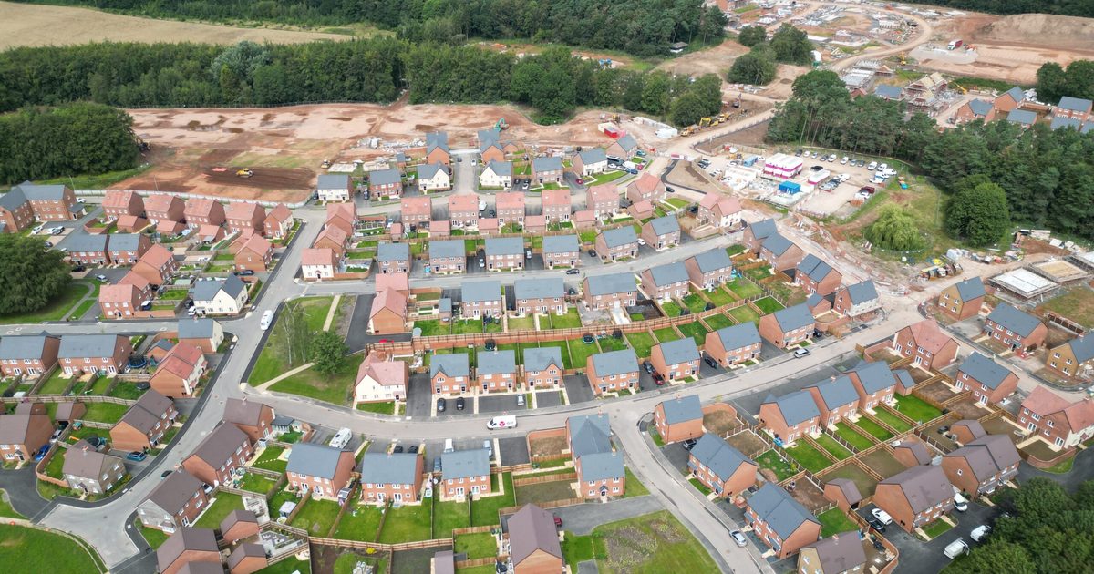 Vistry agrees £580m resi portfolio sale to Blackstone and Regis - Green ...