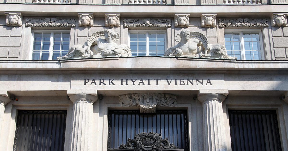 Signa launches trophy asset sales in Austria - Green Street News