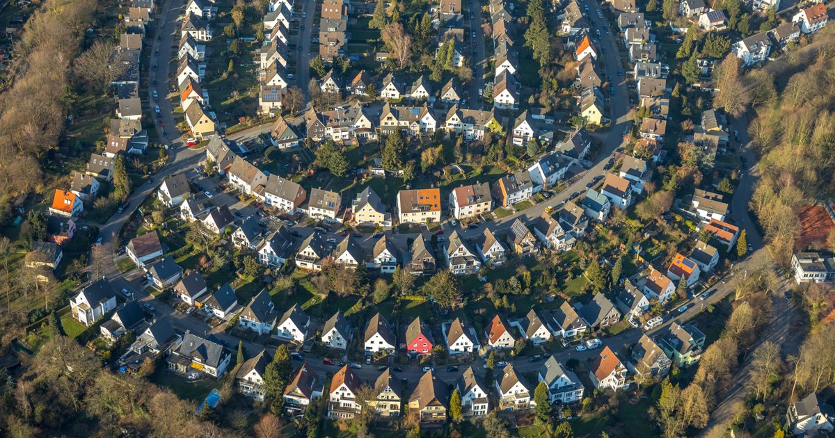 PSP and Goldman to invest €1.2bn in German suburbs - Green Street News