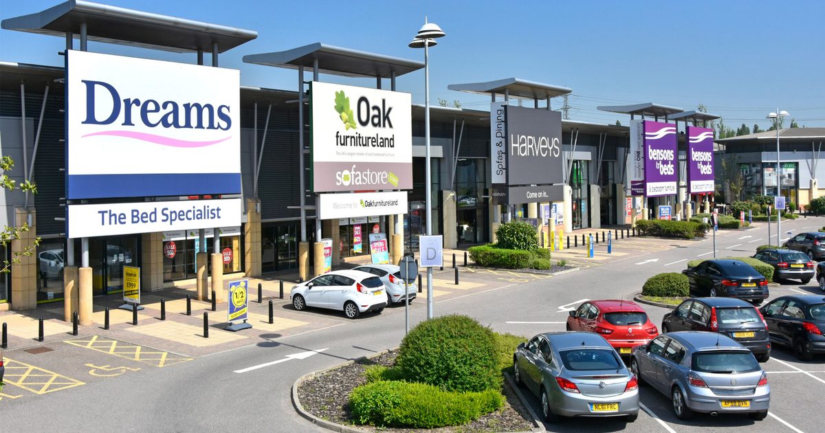 Logistics investor circles £110m+ Landsec retail park - Green Street News
