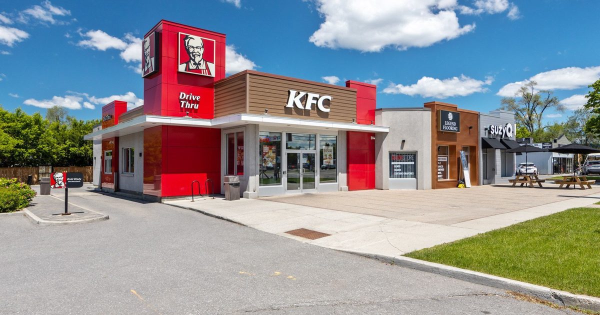 First Bay Properties sells Ottawa retail plaza - Green Street News