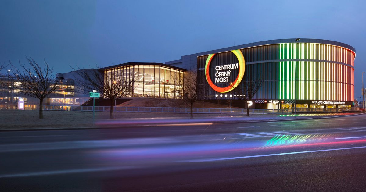 URW sells €550m stake in Prague shopping mall - Green Street News