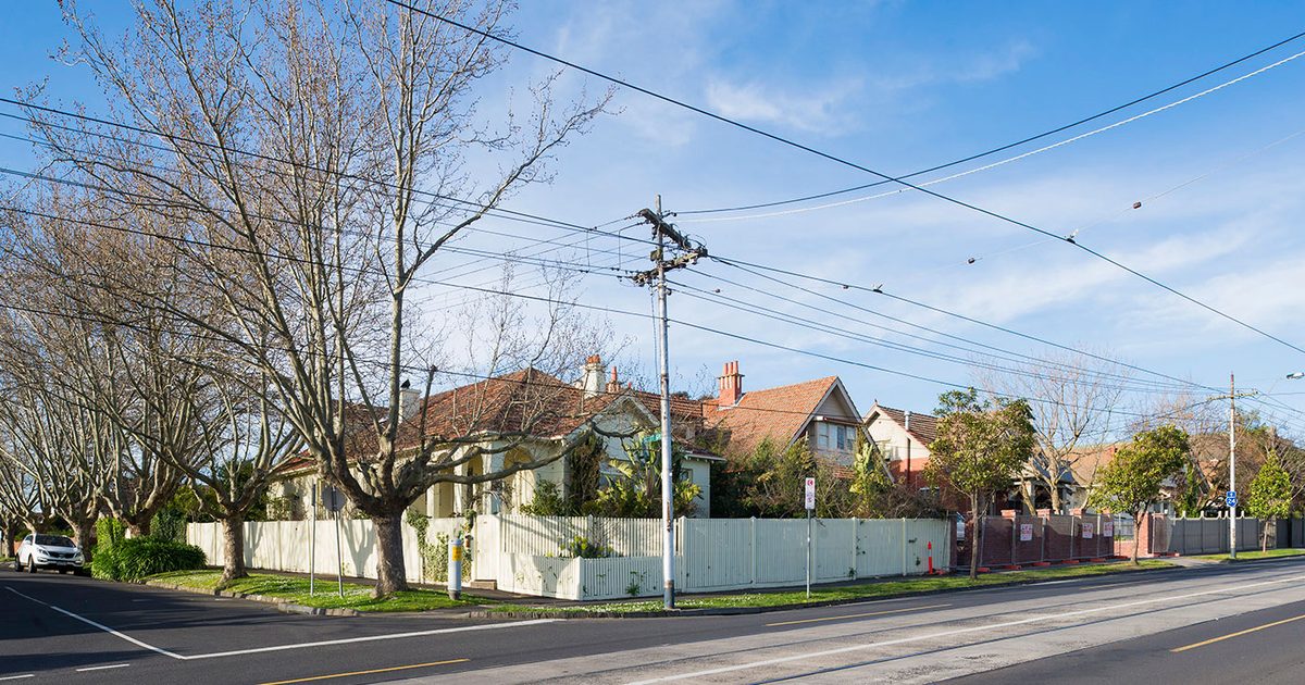 Glen Iris neighbours team up in 6.6m sale - Green Street News