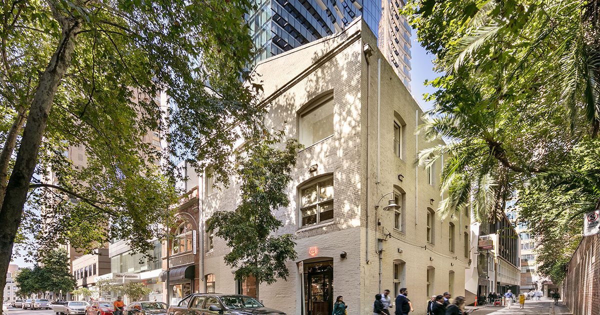 Phillpot makes a play for Paris end freeholds - Green Street News