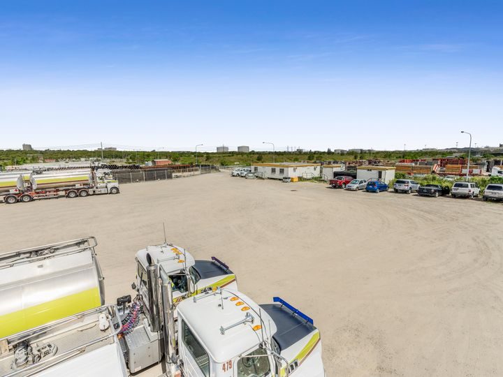 Land spectators attracted to Pinkenba - Green Street News