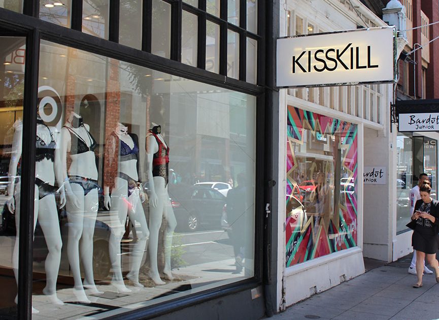 Lingerie boutique kiss and tell - Green Street News