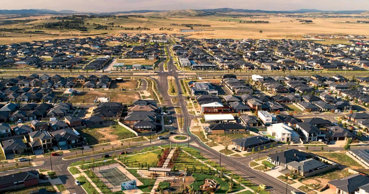 Busy buzzing Ho Bee Land - Green Street News