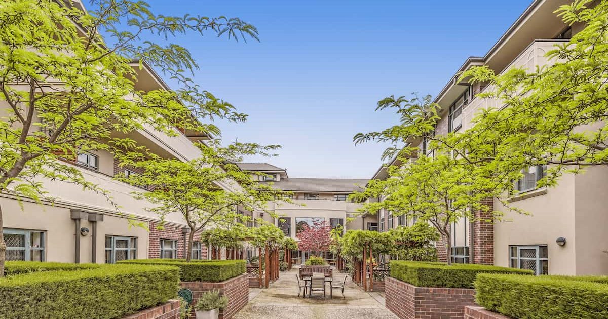 James Packer set sights on retirement... village - Green Street News