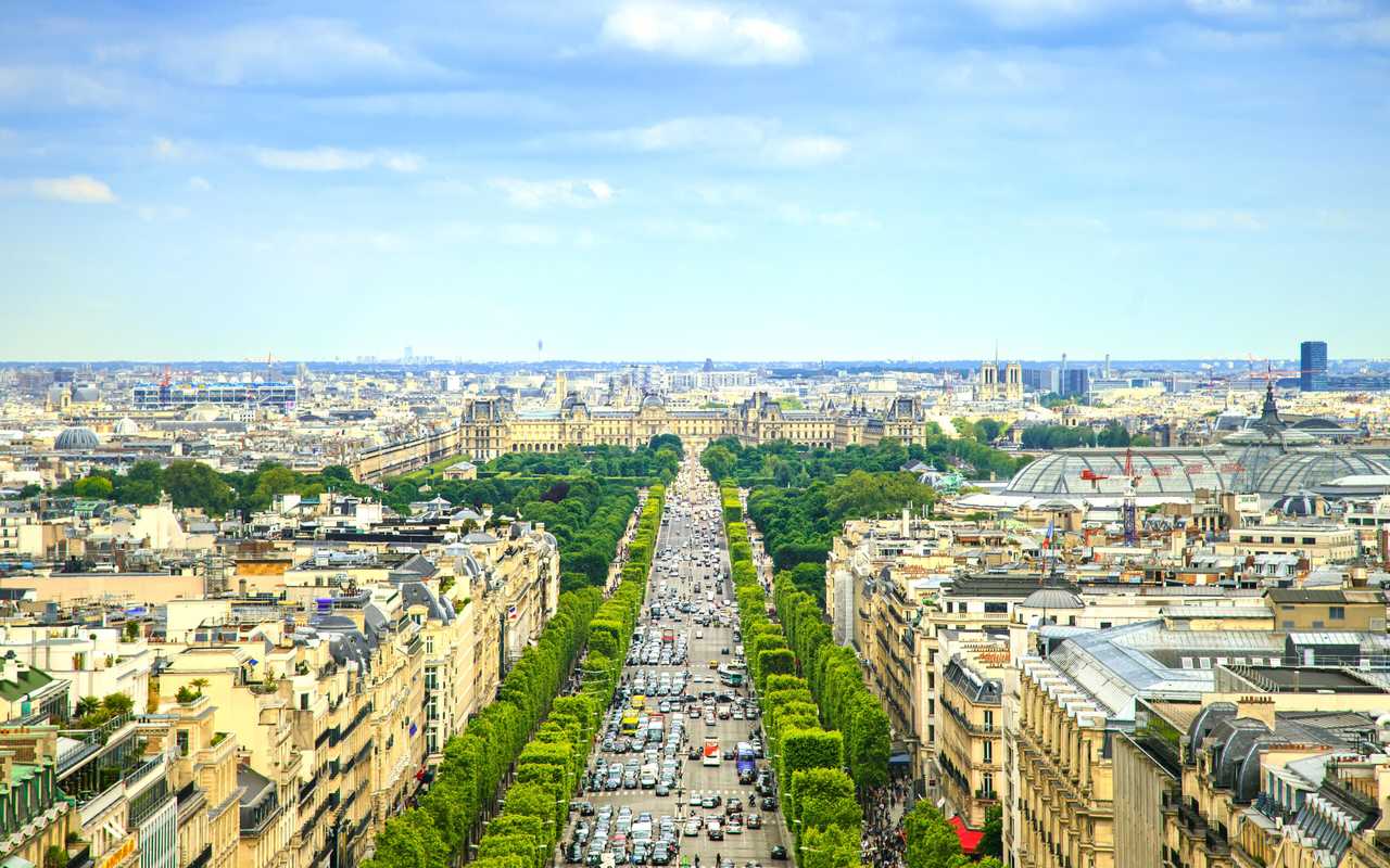 Bain joint venture acquires Champs-Élysées asset - Green Street News