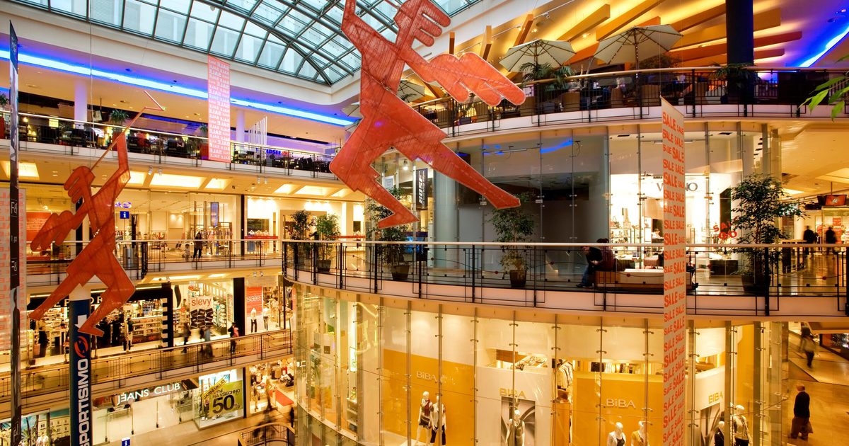 Palladium shopping centre, Náměstí Republiky 1, Prague - Green Street News