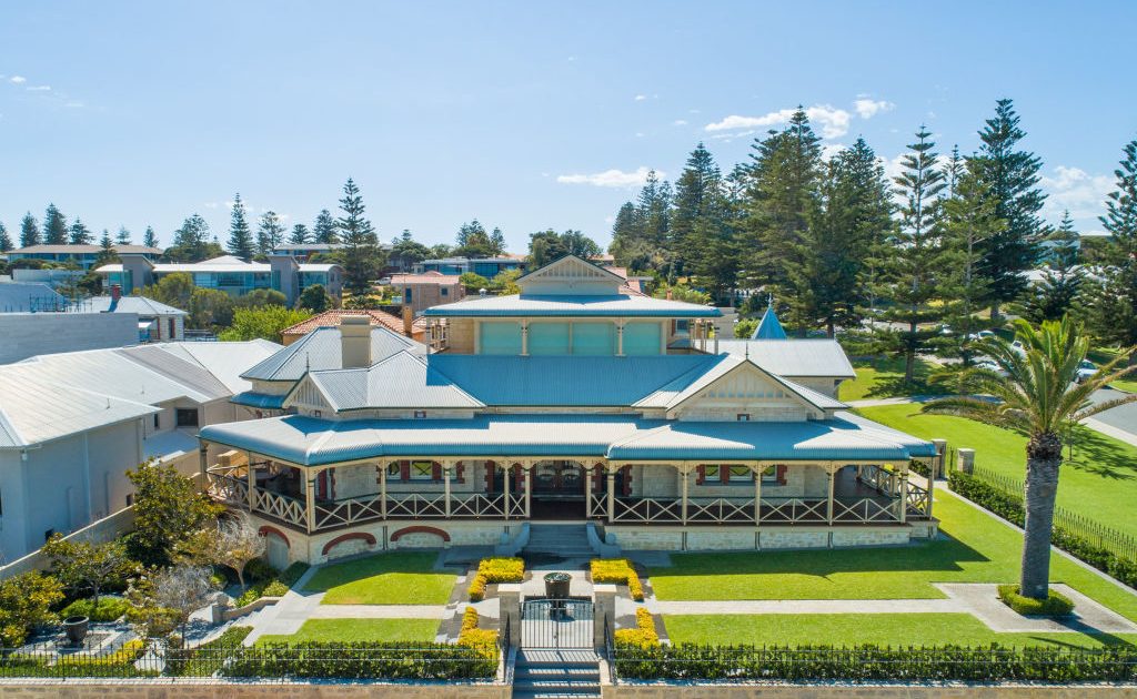 Forrest buys Perth's most expensive reno - Green Street News