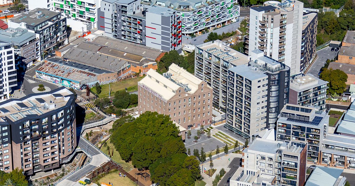 EG offloading Mungo Scott building - Green Street News