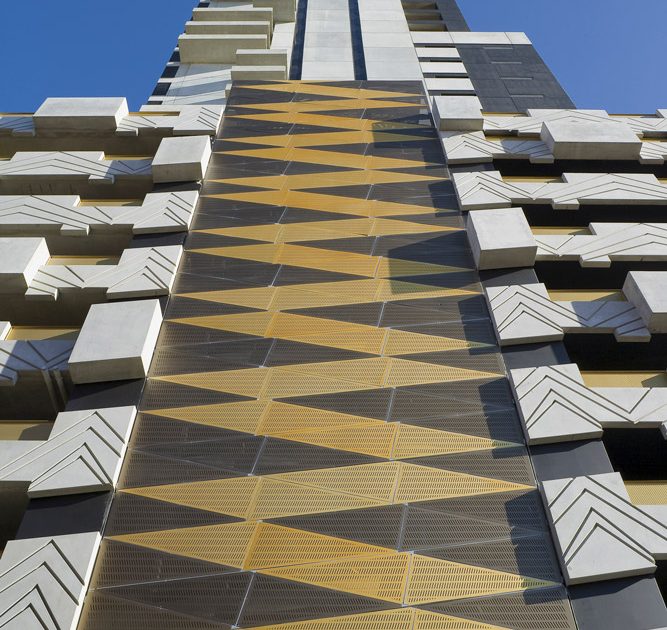 Neo 200 apartment fire renew fears over flammable cladding - Green ...