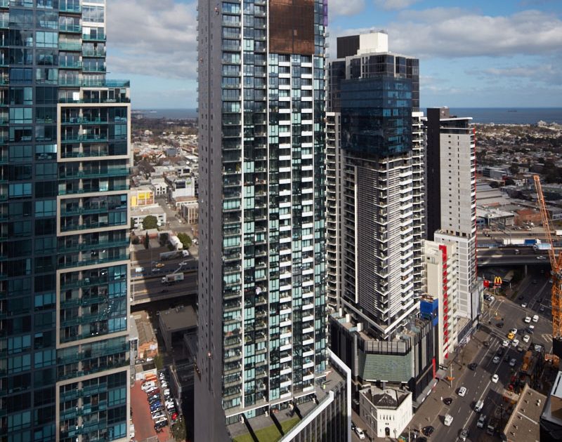 Brookfield Multiplex finishes 124m apartment tower - Green Street News