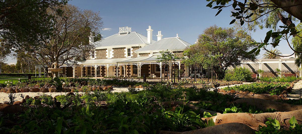 Chinese group snaps up Baillieu family property - Green Street News