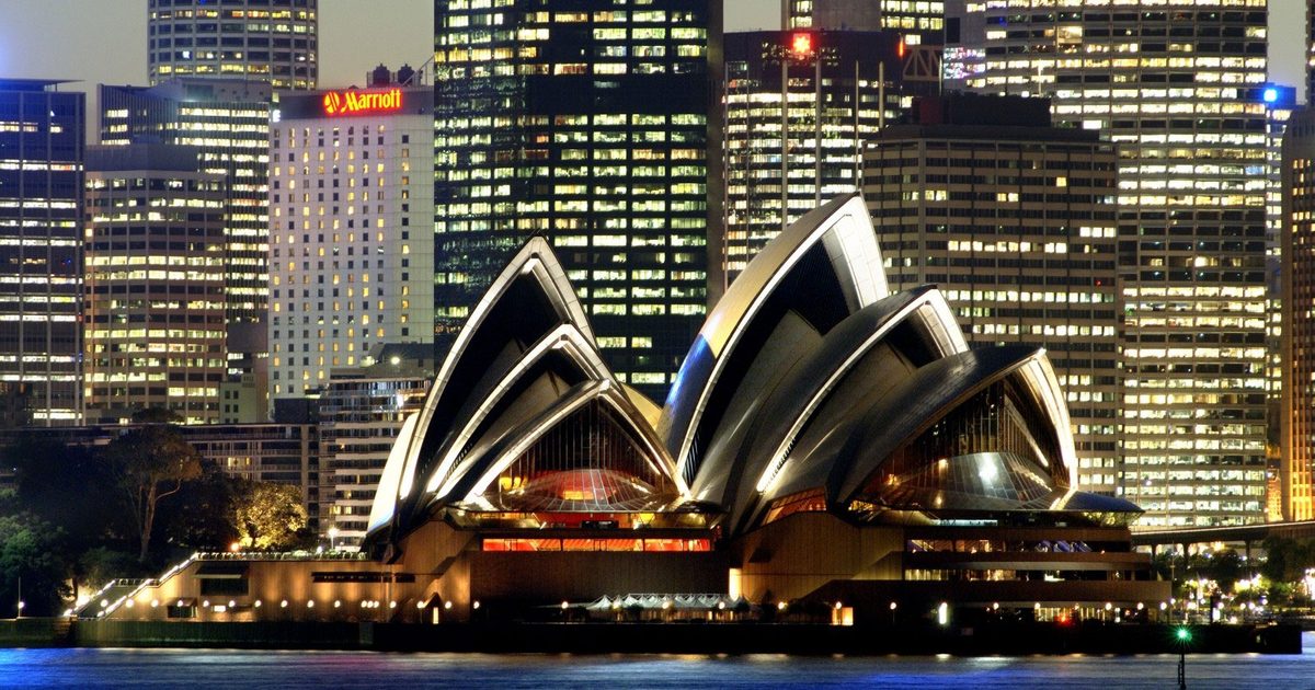 All-electric offices command 23% rent premium as climate rules take effect: JLL - Green Street News