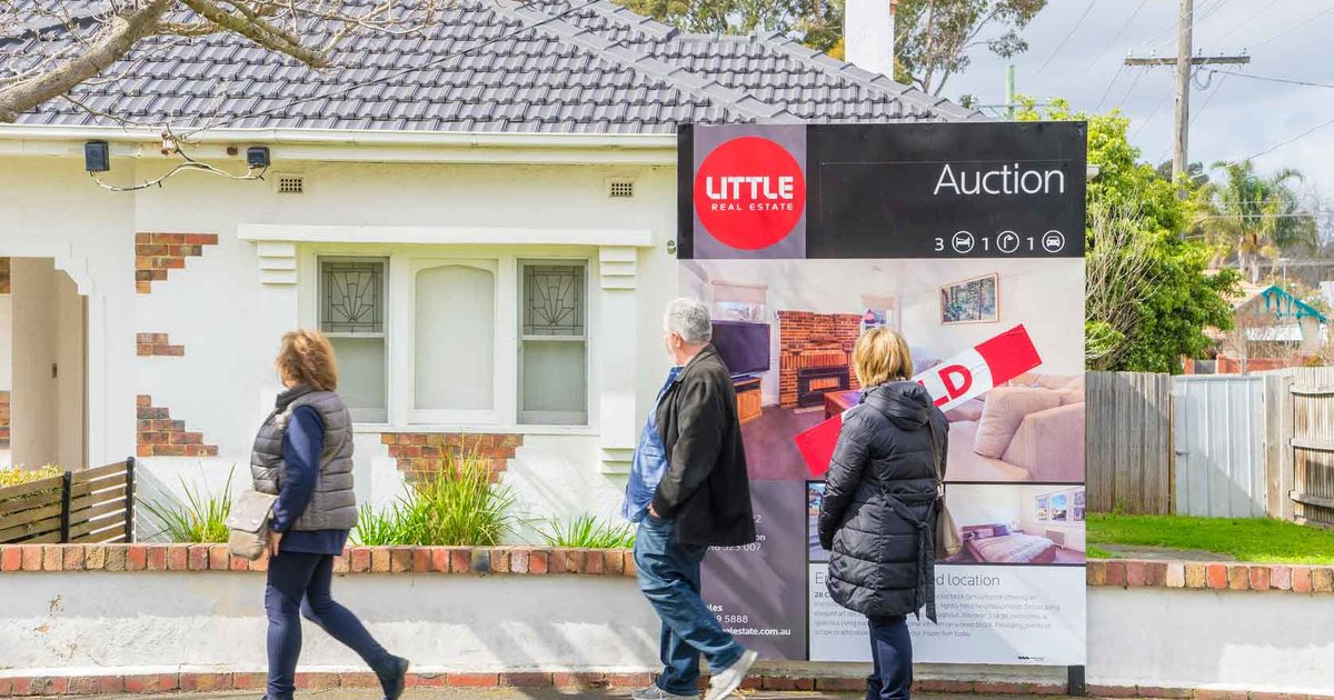 Australian median house prices smash $1m ceiling - Green Street News