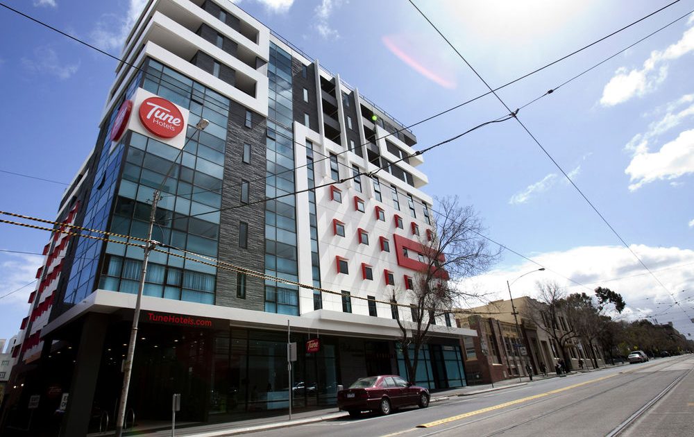 AirAsia boss hits high notes with 52m Tune sale - Green Street News