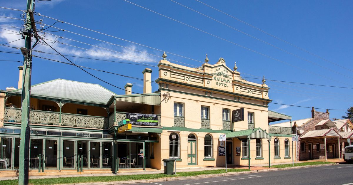 Richlisters put Armidale pub gem up for sale - Green Street News