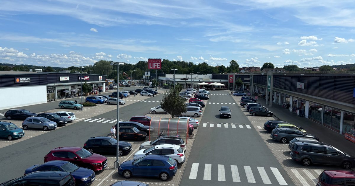 Redevco buys retail park in northern Bavaria - Green Street News