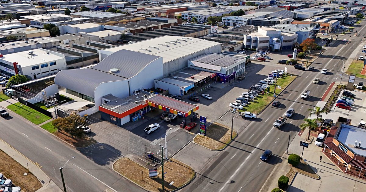 Syndicate snaps up suburban Perth retail property - Green Street News