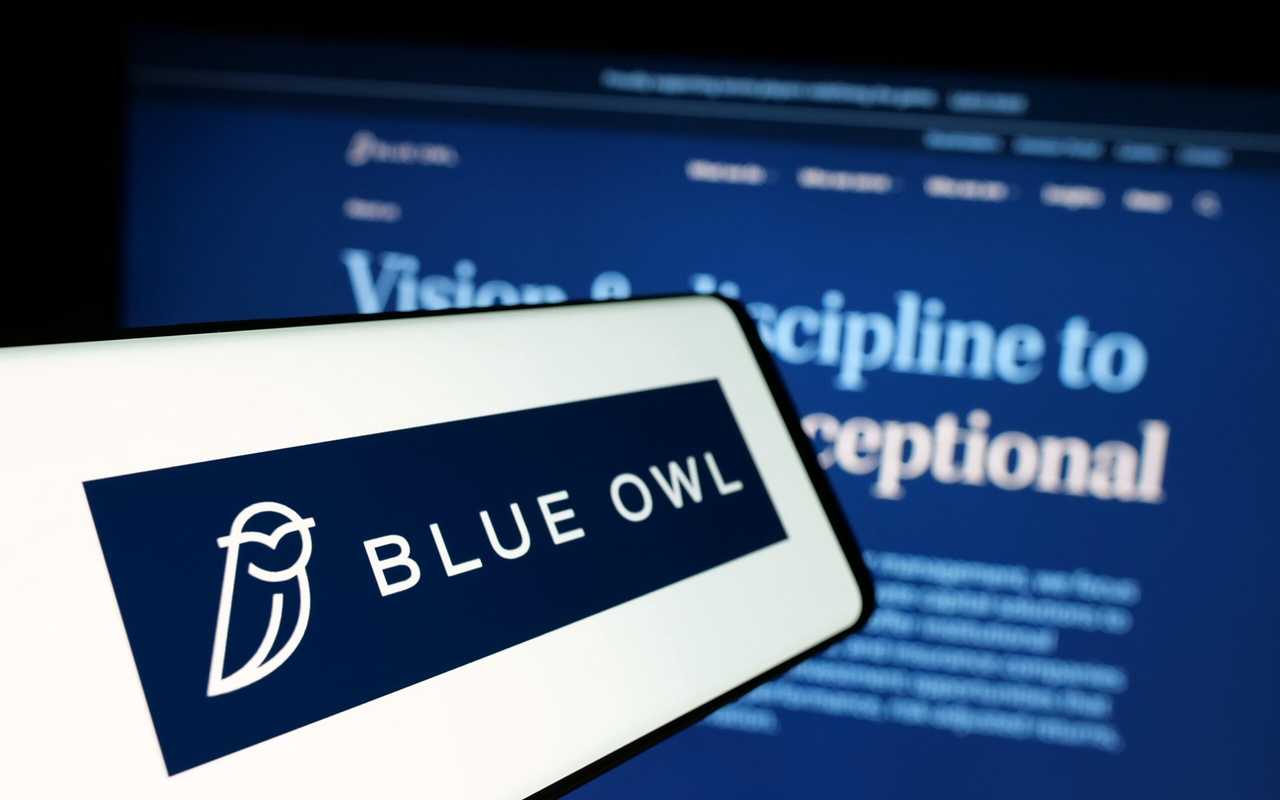 Supermarket Income and Blue Owl buy £196m of Asda stores - Green Street ...