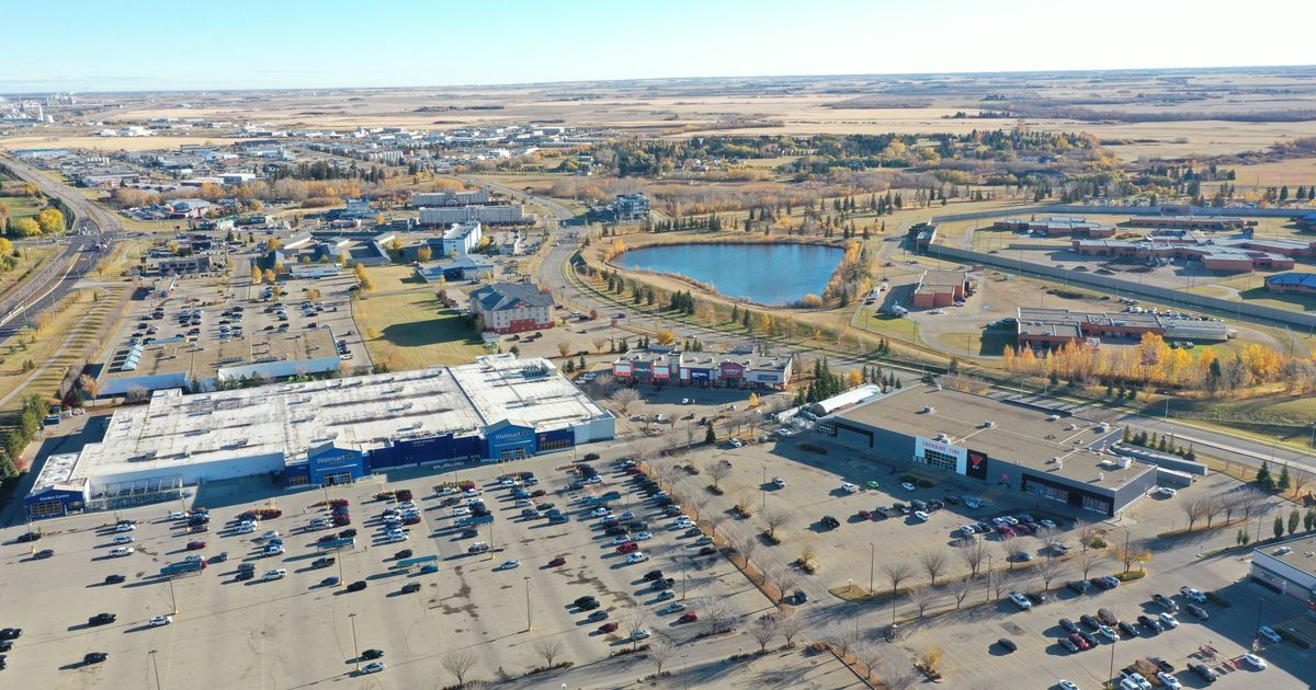 CT REIT buys Canadian Tire-anchored shopping centre in Alberta - Green ...