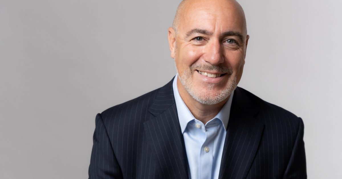 CBRE industrial and logistics director to step down - Green Street News